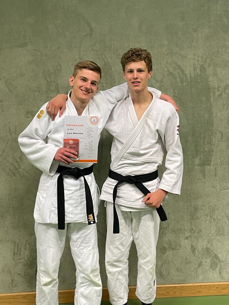 Lars Wiersma en Max Tillema 1e DAN - zwarte band - Shoganai